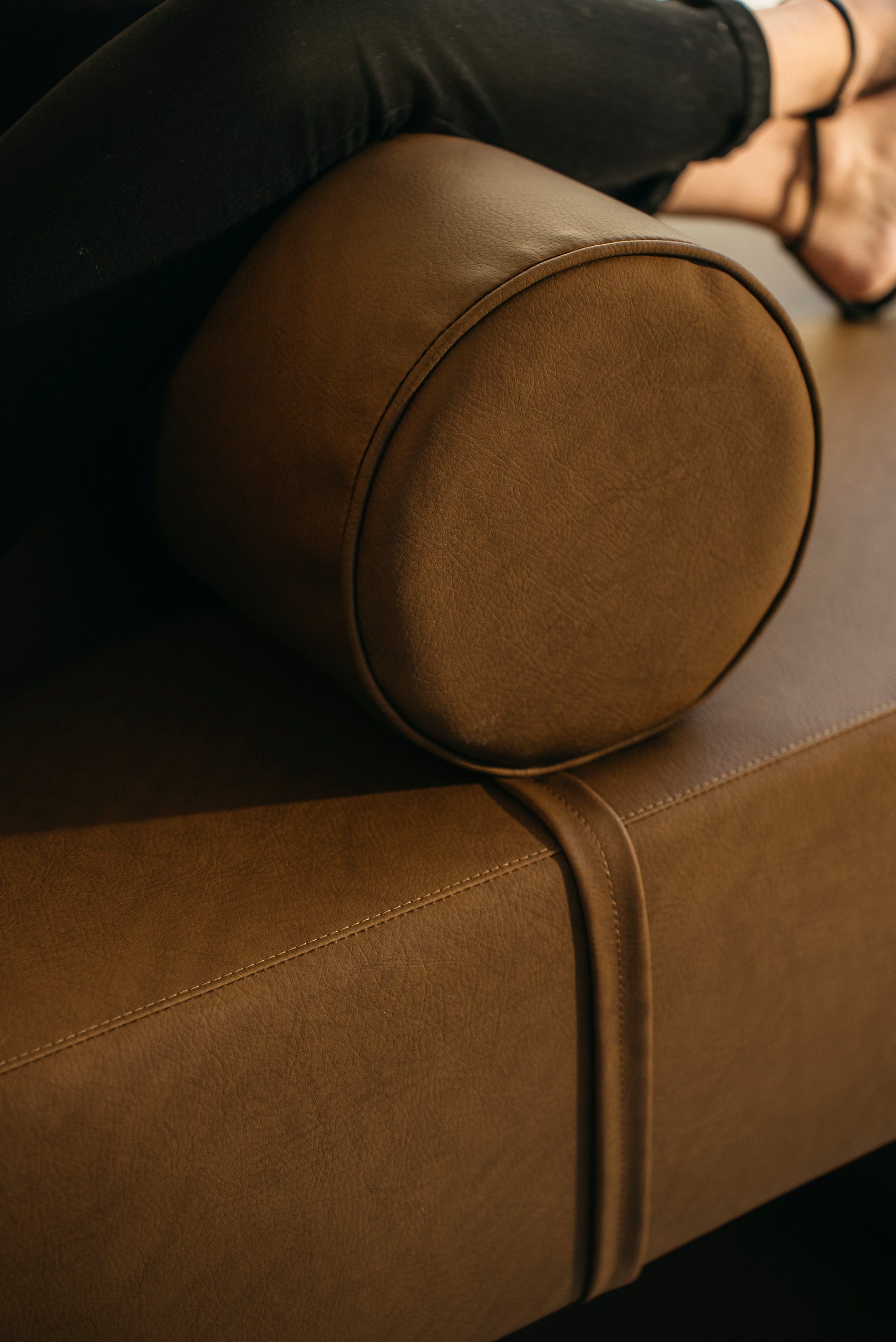 Custom Ergonomic Beauty Beds | Used by Lash, Brow, PMU, Spa Artists