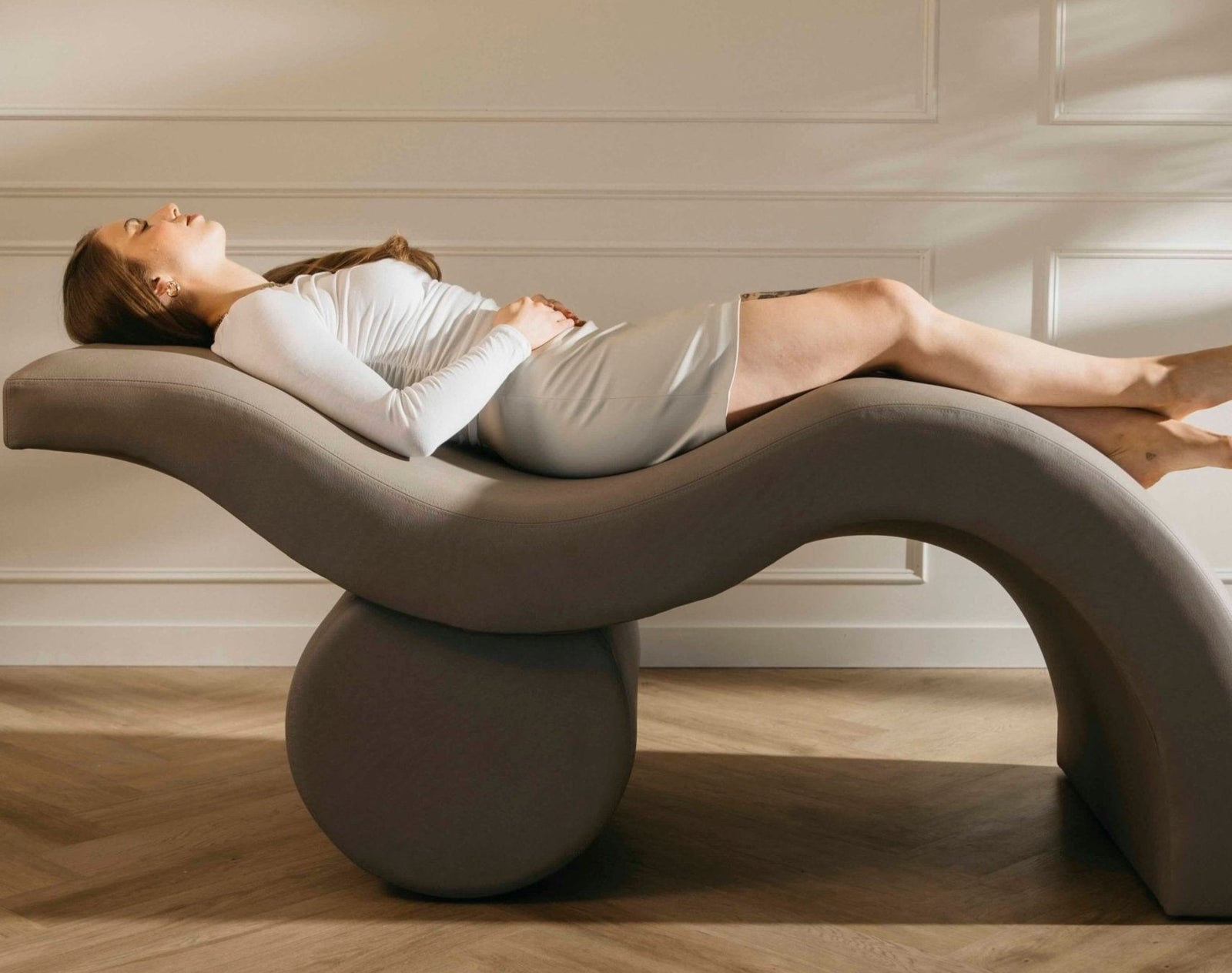 Custom Ergonomic Beauty Beds | Used by Lash, Brow, PMU, Spa Artists